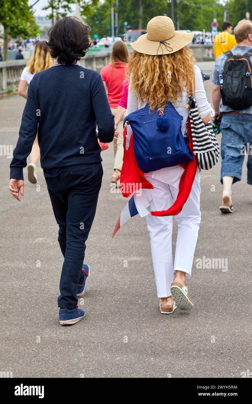 Paris france people celebrating hi-res stock photography and images - Alamy