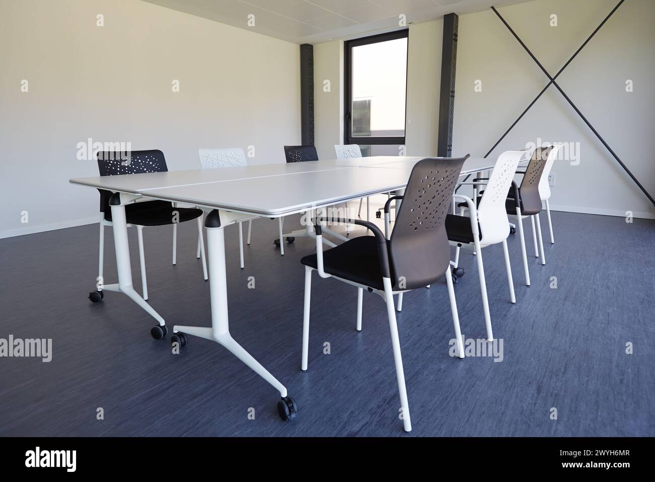 Tables grids hi-res stock photography and images - Alamy Tables grids hi-res stock photography and images - Alamy