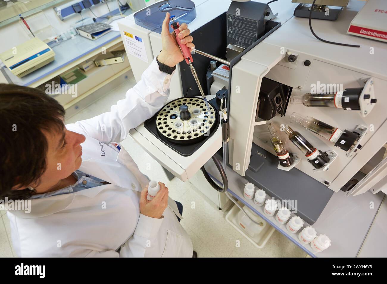Atomic absorption. Determination of metals in liquid samples. Inorganic ...