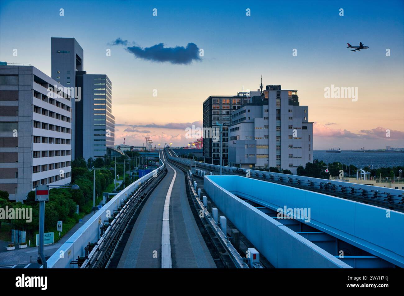 Yurikamome line, Monorail train, Tokyo, Japan Stock Photo - Alamy