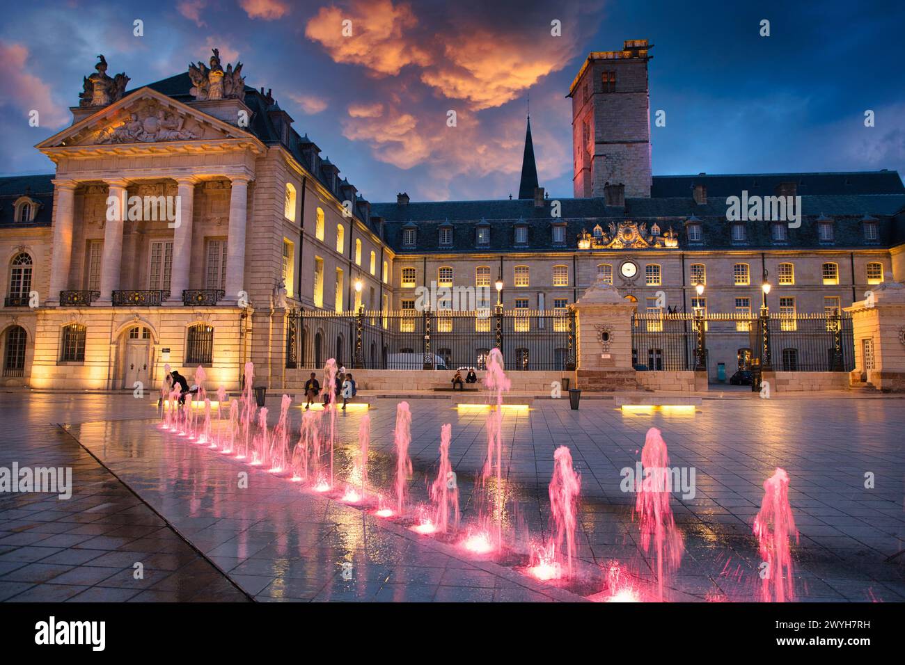 Palais Des Ducs Et Des Etats De Bourgogne Place De La Liberation