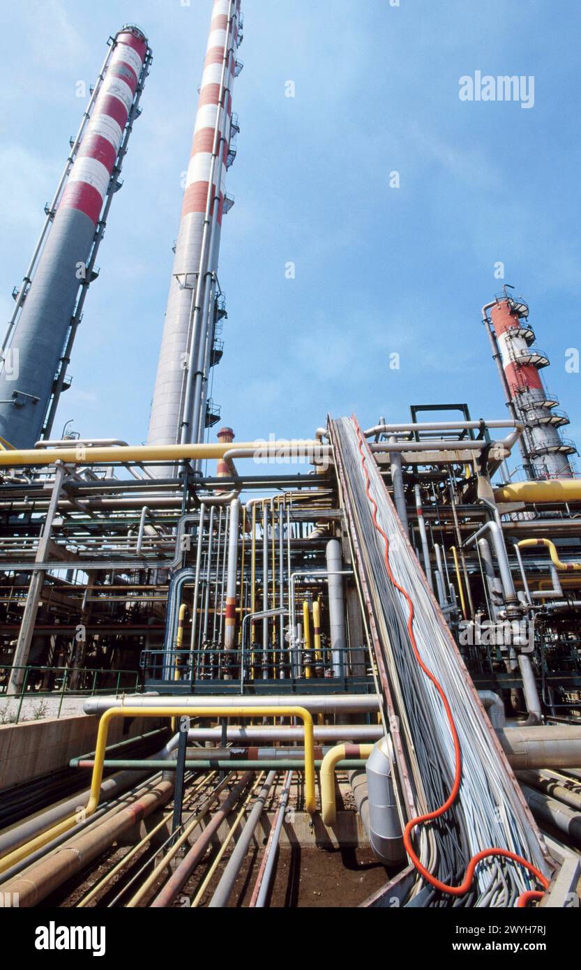 Repsol tarragona refinery hi-res stock photography and images - Alamy