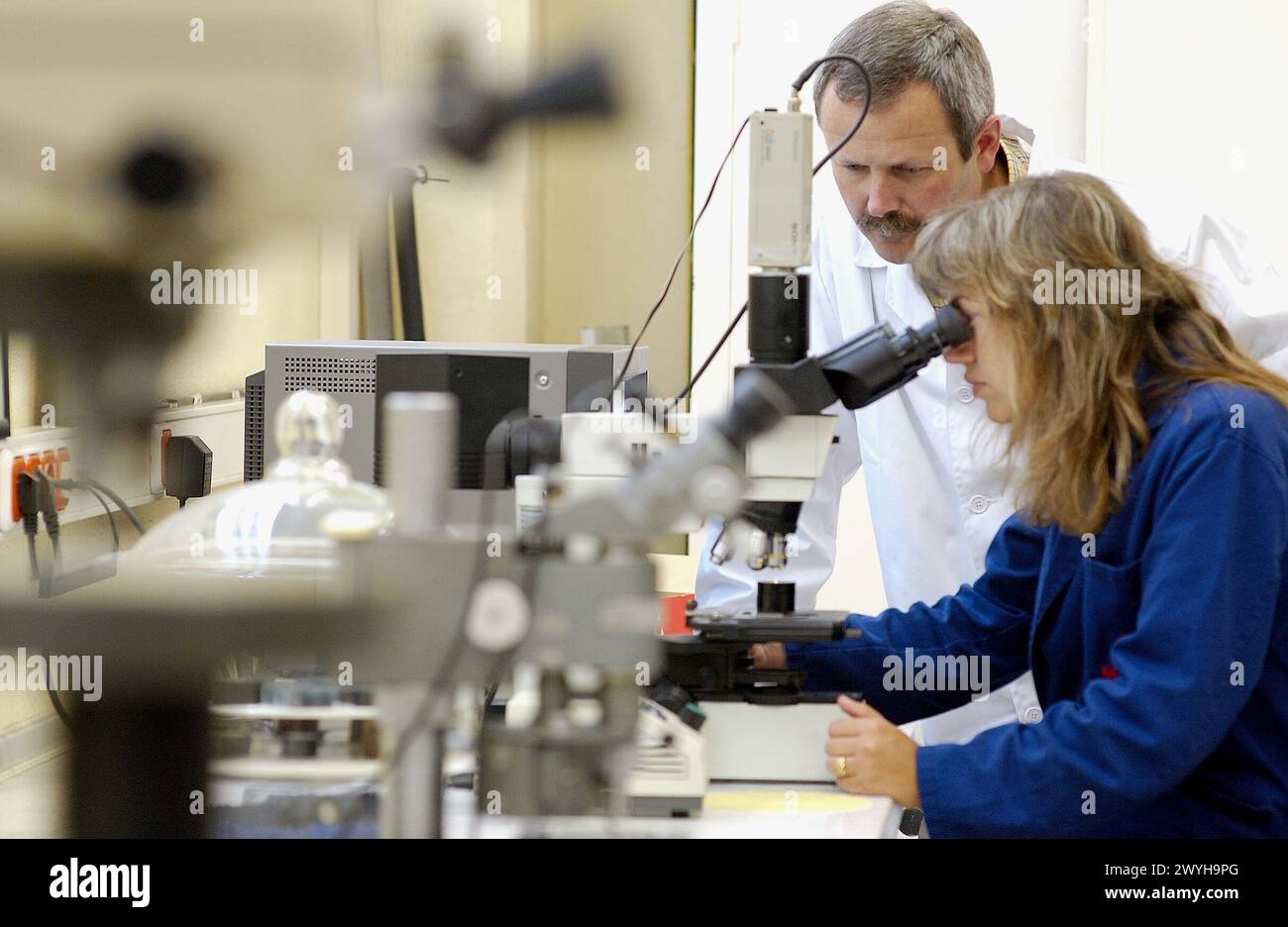 Microscope. Metallurgical laboratory. Metal Industry Stock Photo - Alamy