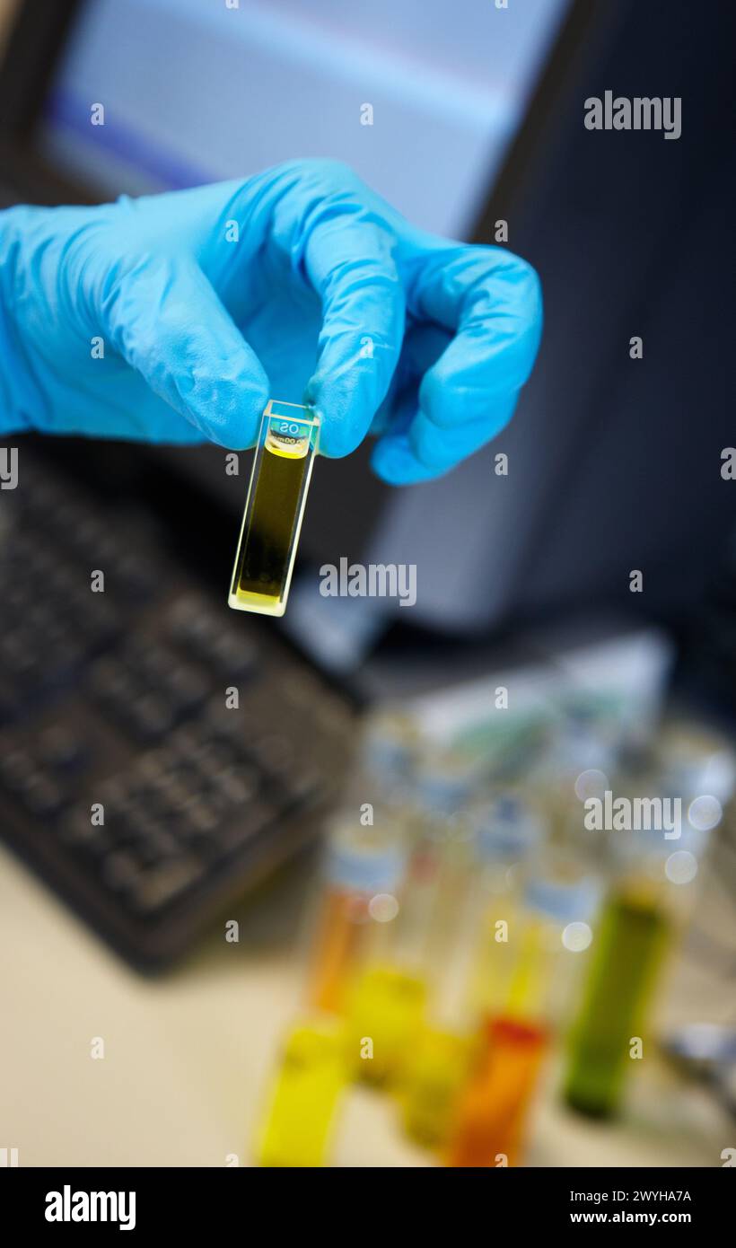 Spectrophotometer UV / VIS Laboratory Analysis Researchers analyzing ...
