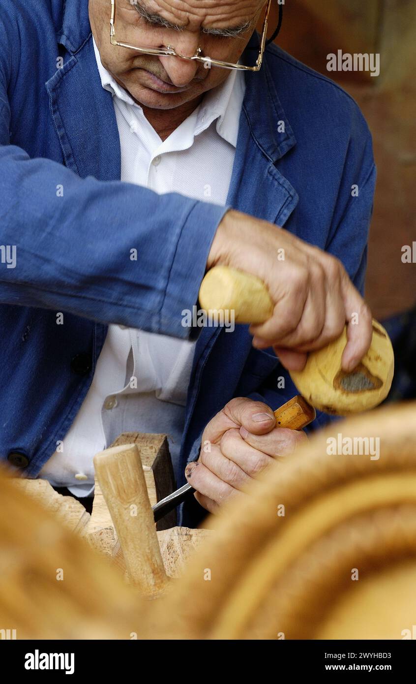 Wood carving. Handicrafts exhibit. Artzai Eguna. Legazpi. Guipuzcoa ...