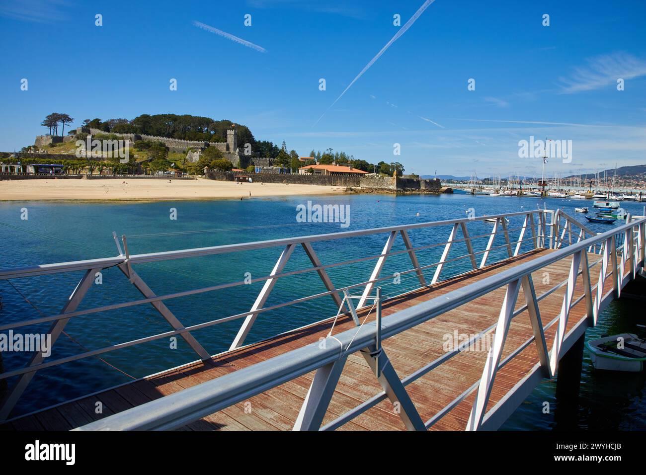 Monterreal castle and Marina, Baiona, Bayona, Pontevedra, Galicia ...
