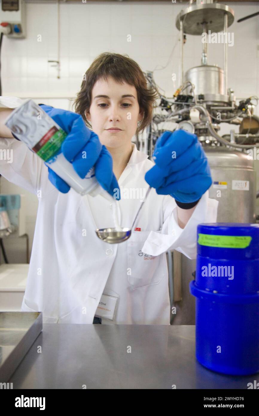 Liquid nitrogen plant food hi-res stock photography and images - Alamy