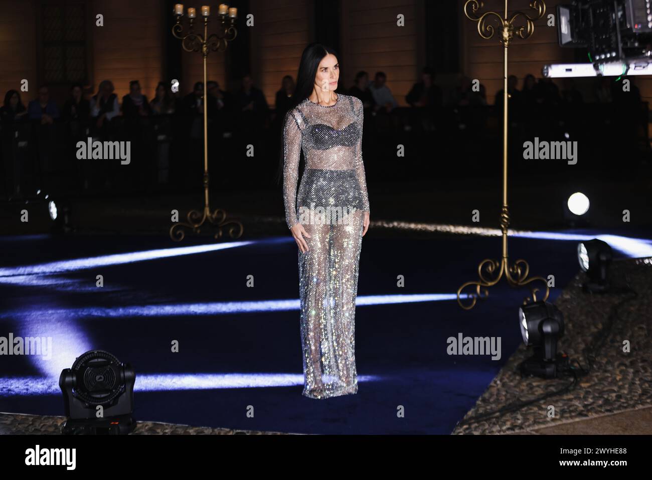 Milan, The arrival of guests at the inauguration of the Dal Cuore alle ...