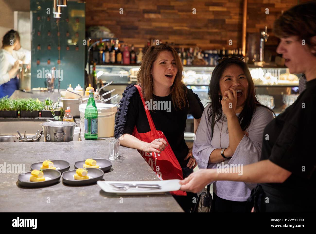 Bar restaurant Xarma, Gastronomic tour, guide with tourists, Donostia ...