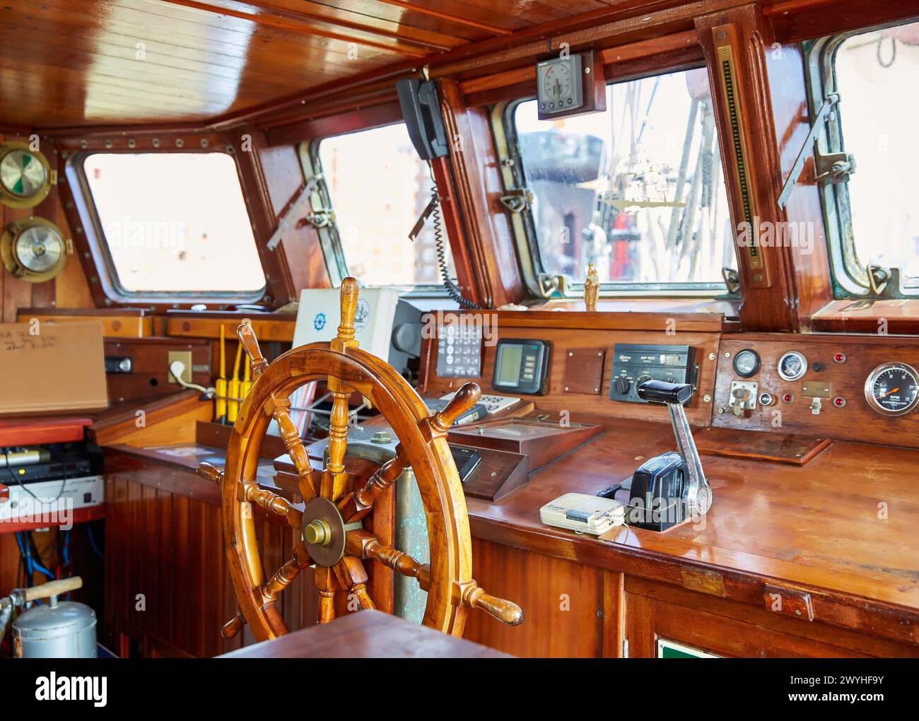 Galleon and spain hi-res stock photography and images - Alamy