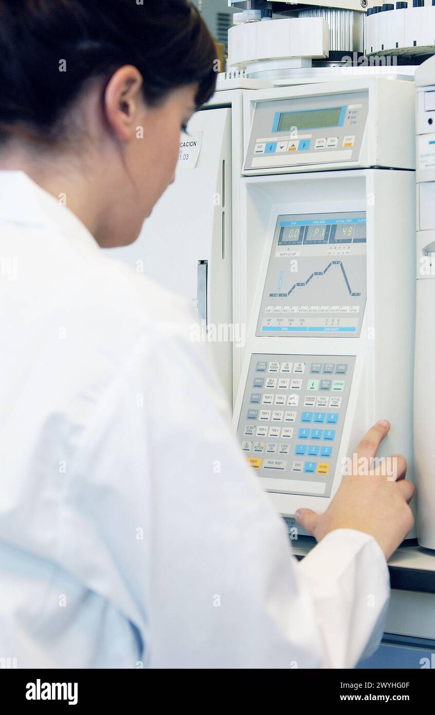 Gas Chromatographer With Thermal Conductivity Detector Tcd Electron Capture Detector Ecd