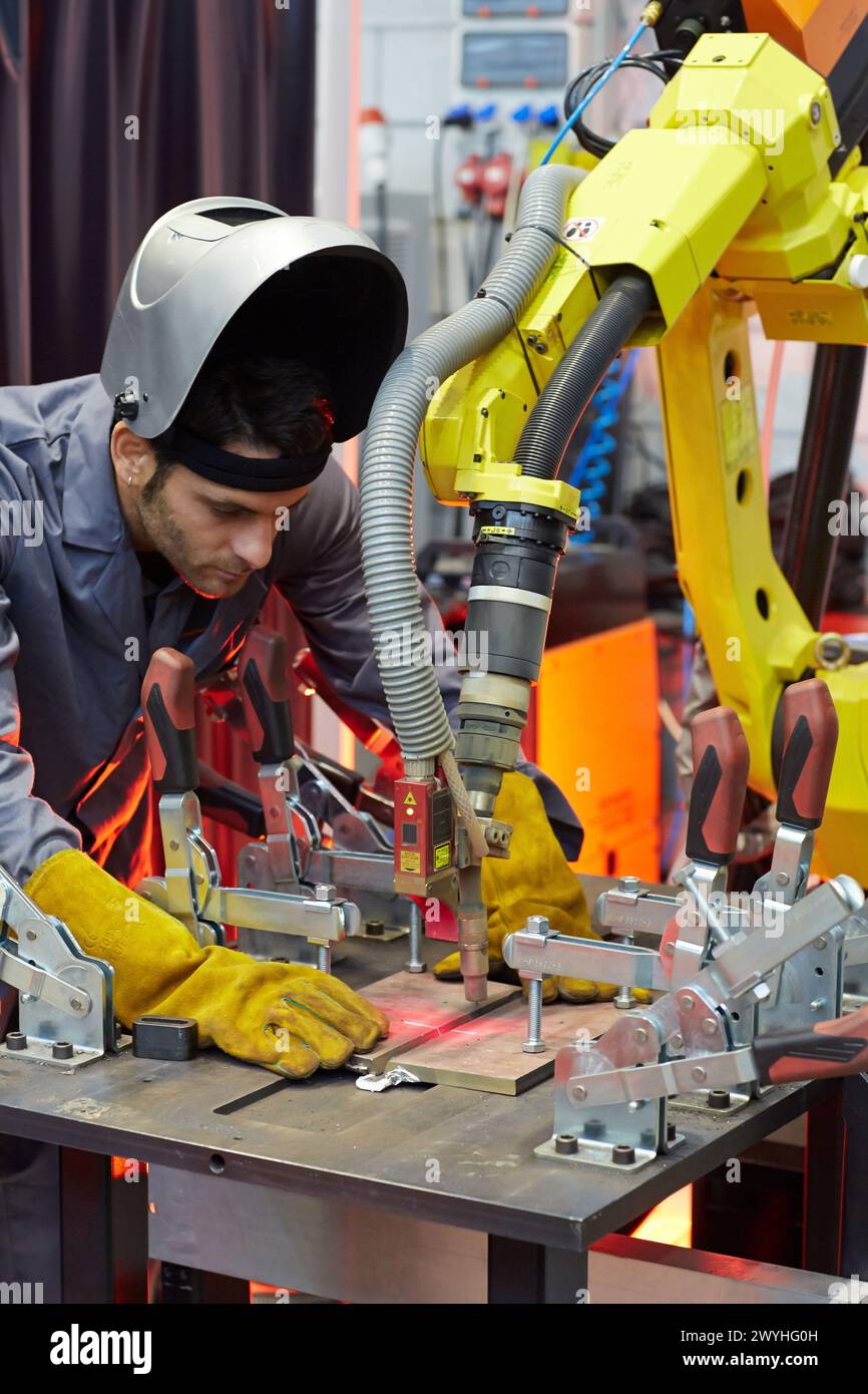 Welding parameters hi-res stock photography and images - Alamy