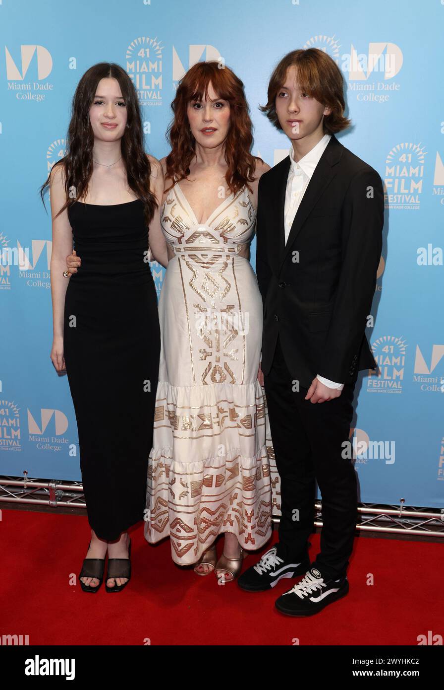 Adele gianopoulos and molly ringwald hi-res stock photography and ...