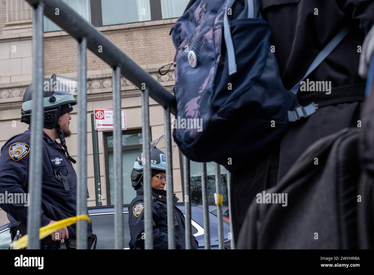 Nypd barricade hi-res stock photography and images - Alamy