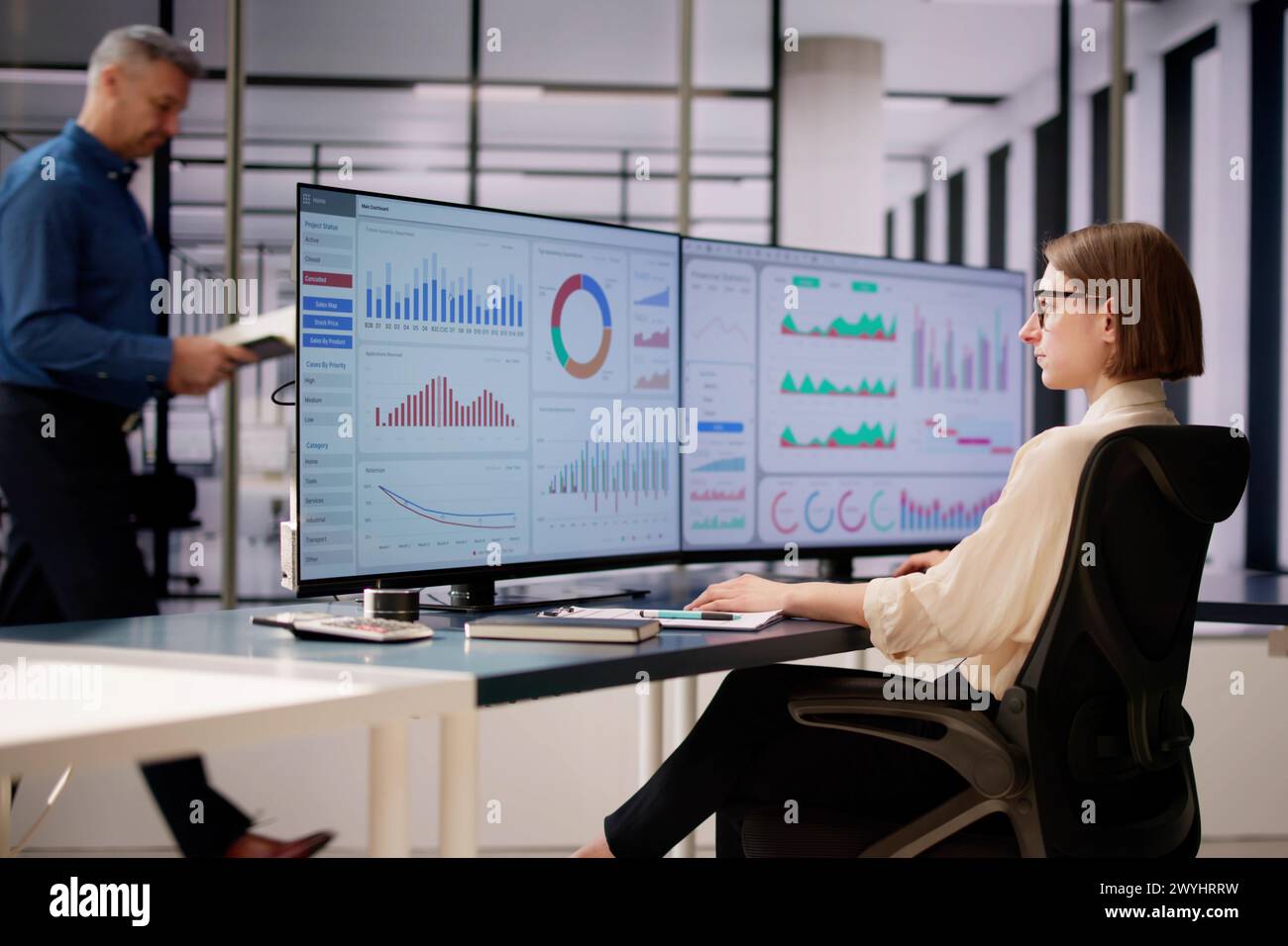 Data Analyst Using Data Analytics KPI Dashboard Stock Photo - Alamy