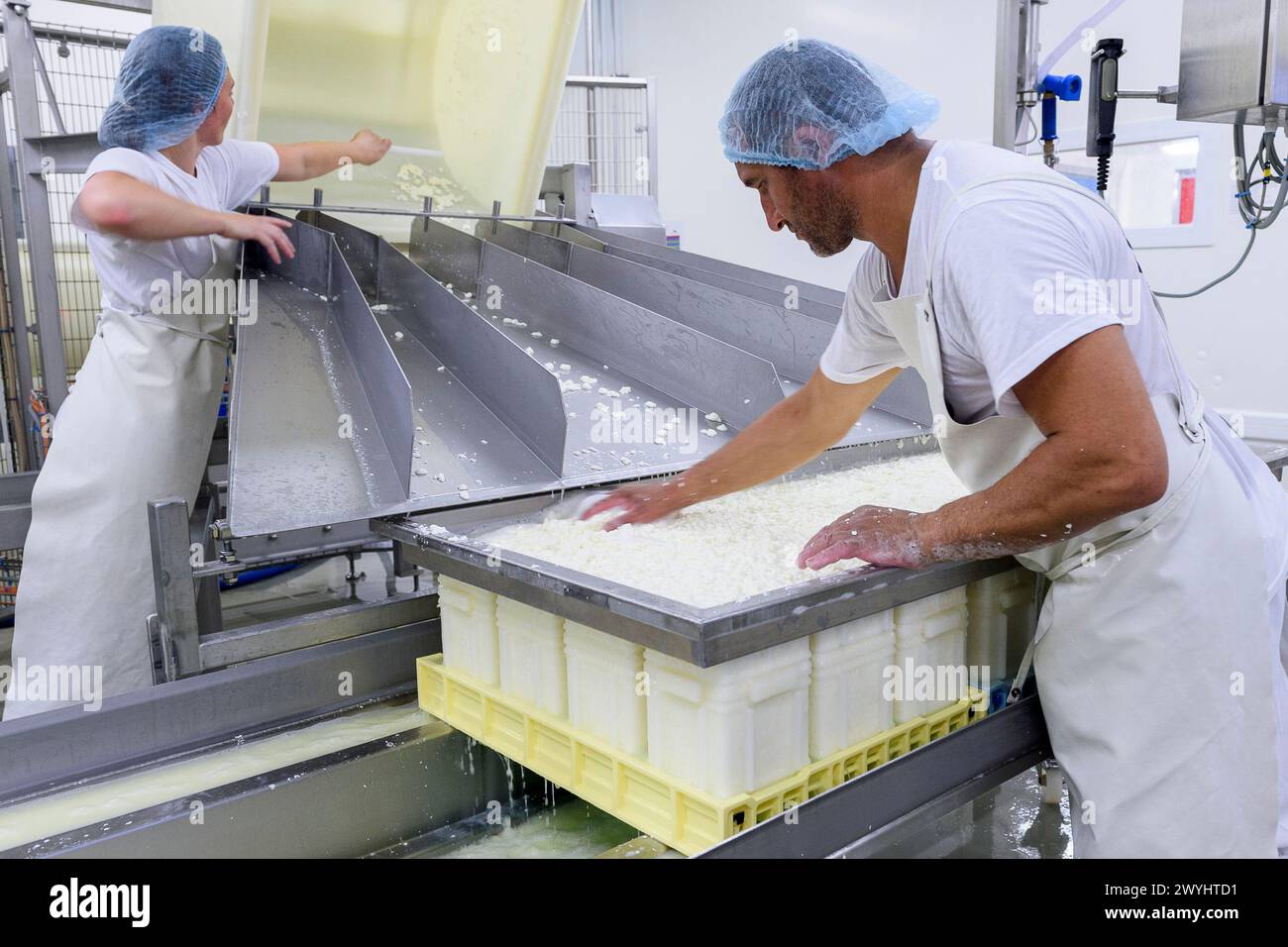 Fabrication du fromage hi-res stock photography and images - Alamy