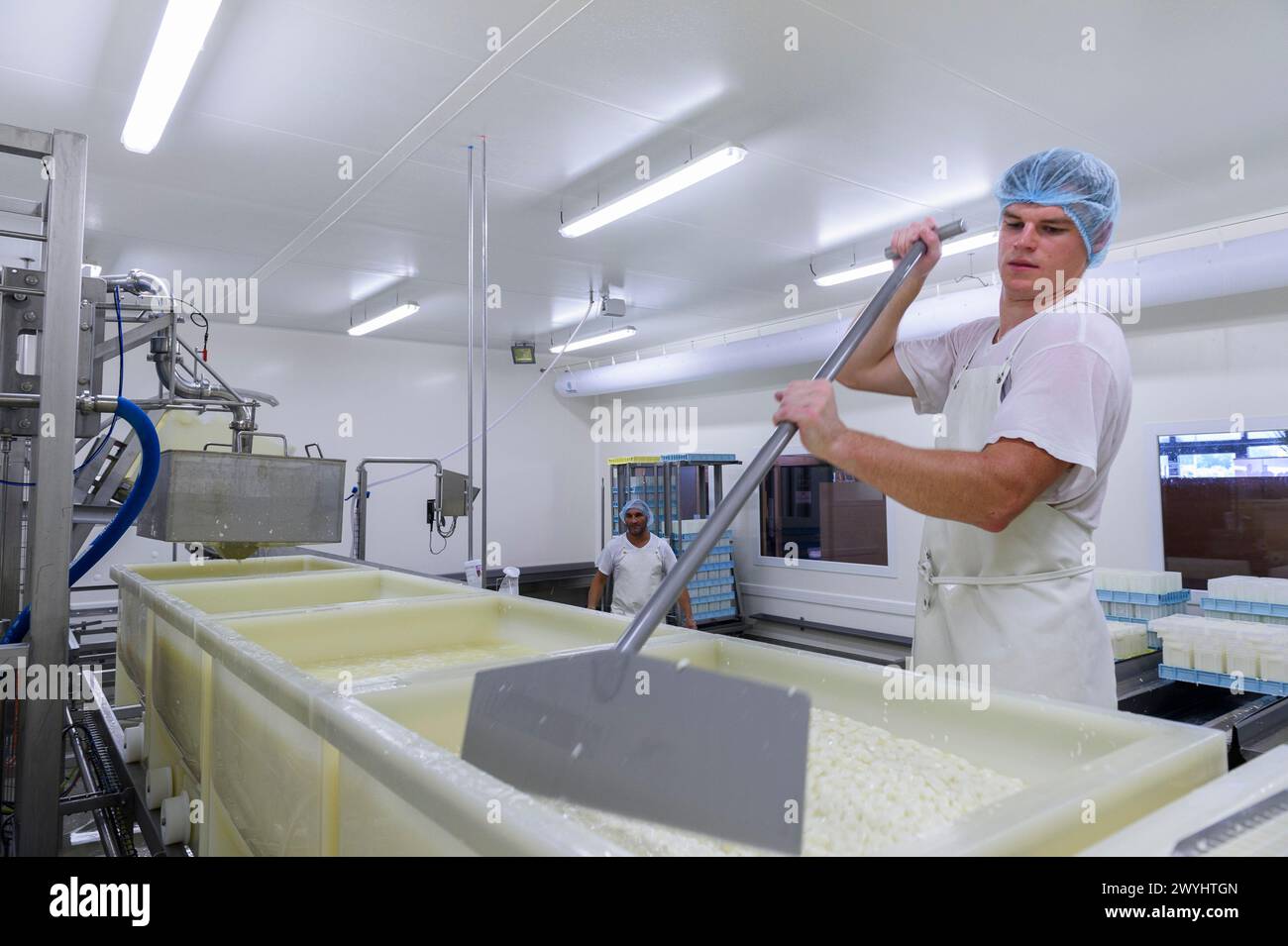 Fabrication du fromage hi-res stock photography and images - Alamy
