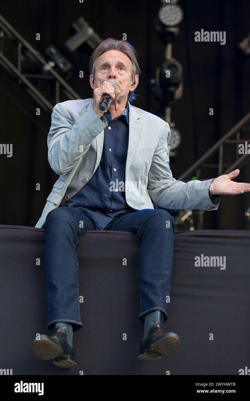 The singer Murray Head live at the flashback festival | Le chanteur ...