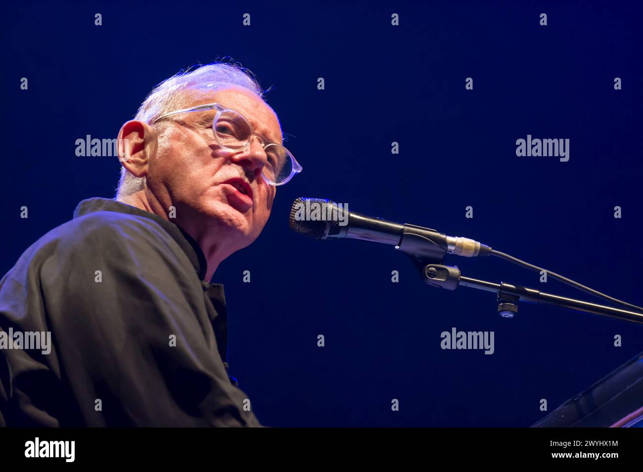 William Sheller en concert au Theatre 140. | The french singer William ...