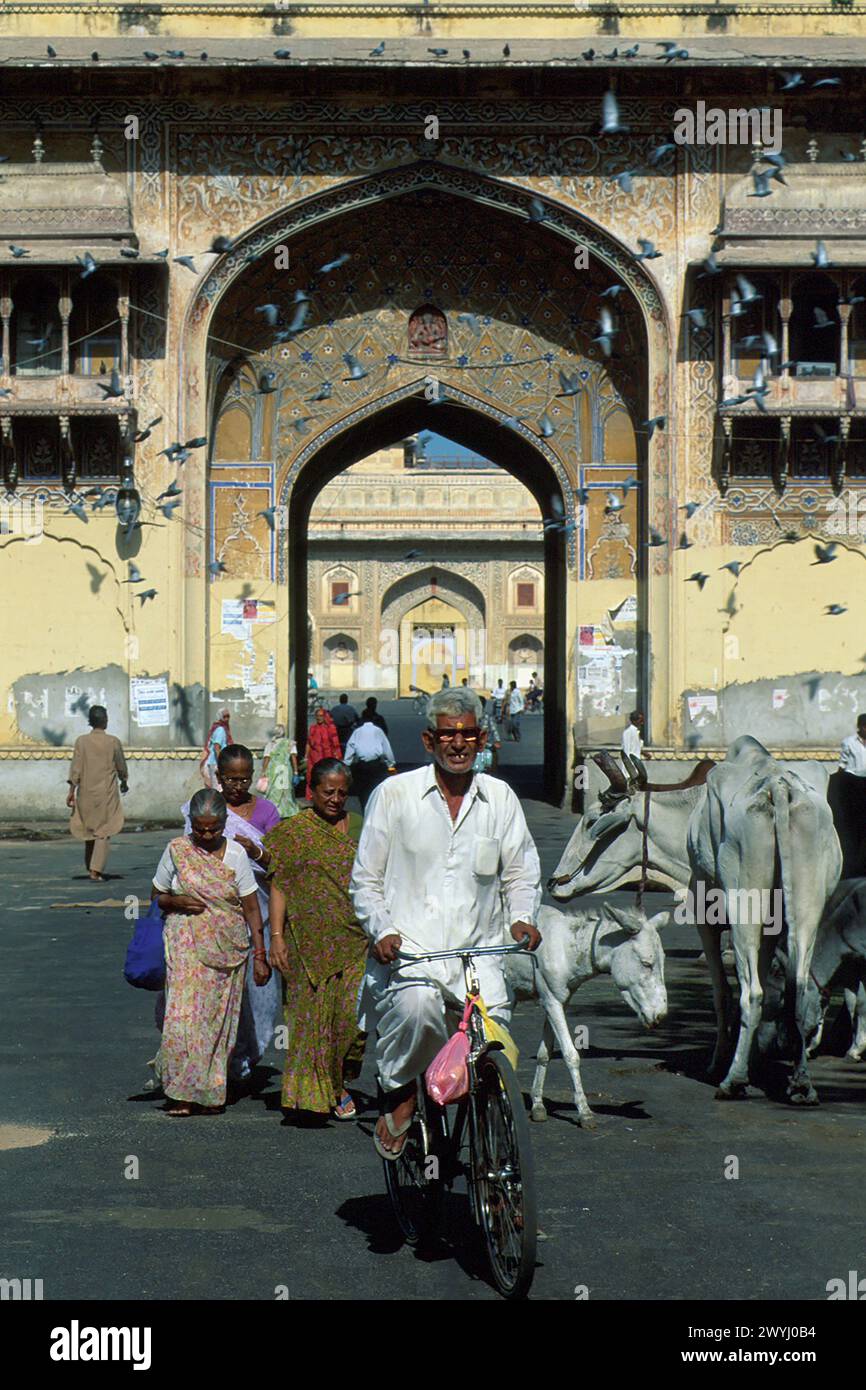 Darwaza gate hi-res stock photography and images - Alamy