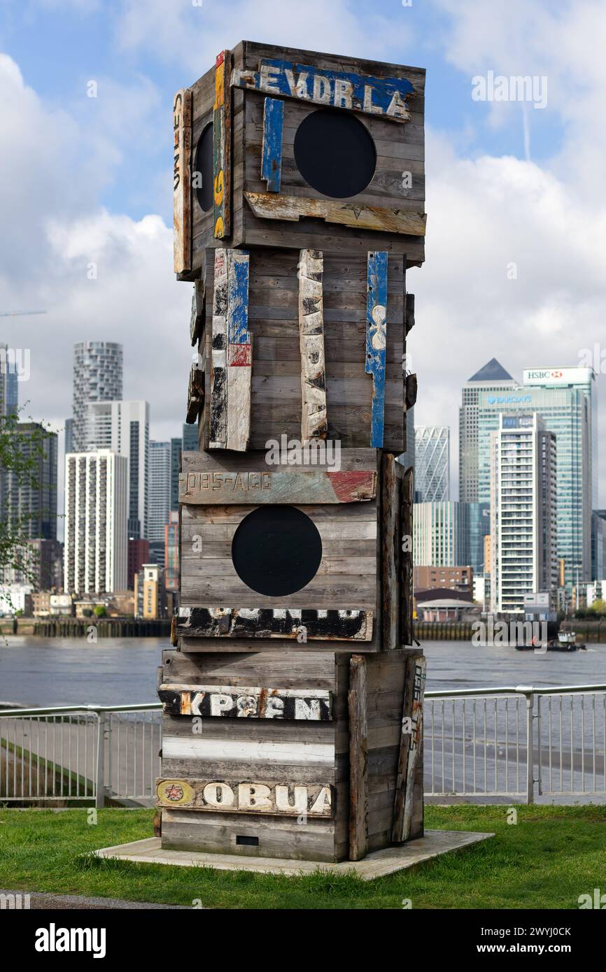 Totemic statue hi-res stock photography and images - Alamy