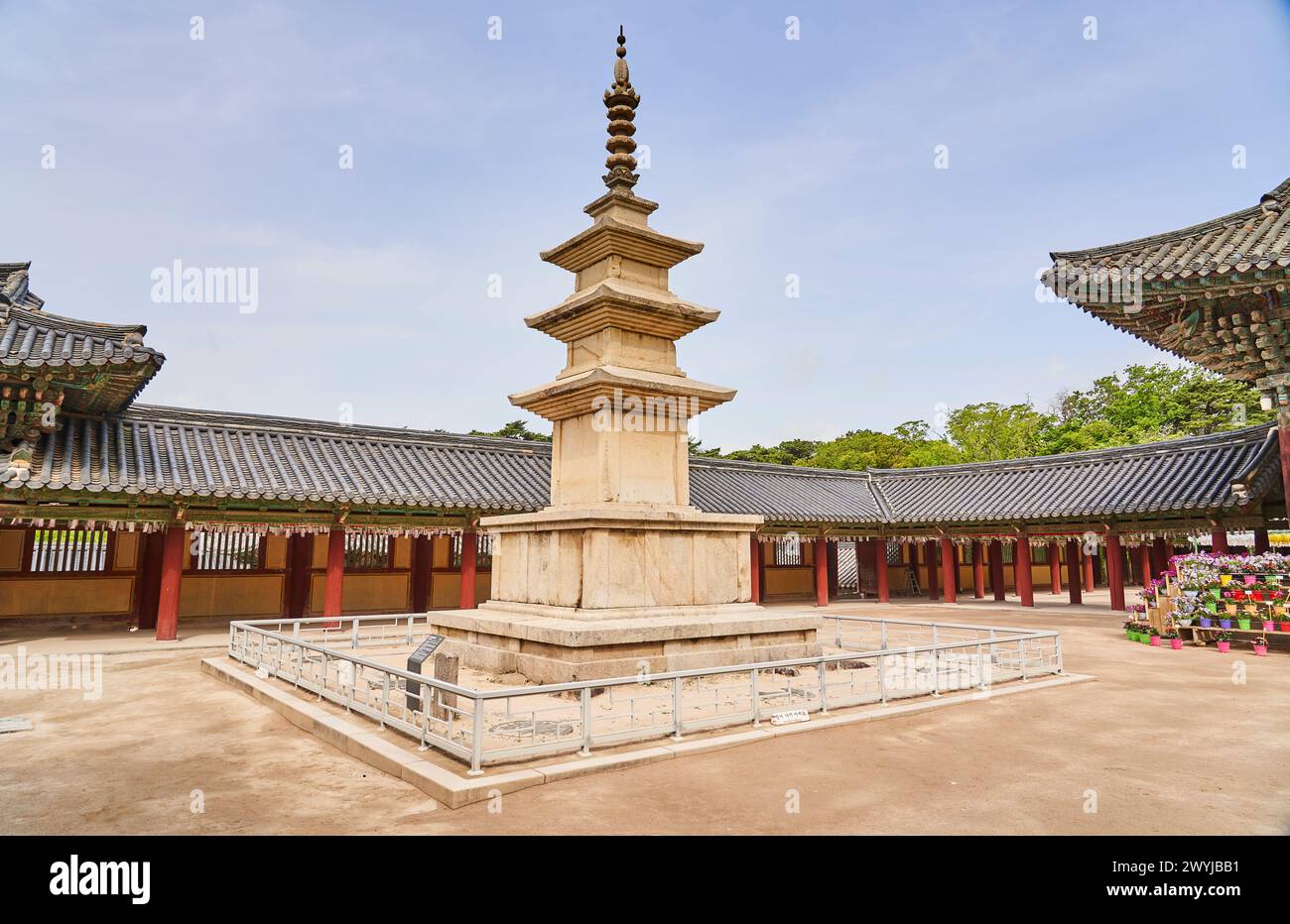 Bulguksa monastery hi-res stock photography and images - Alamy