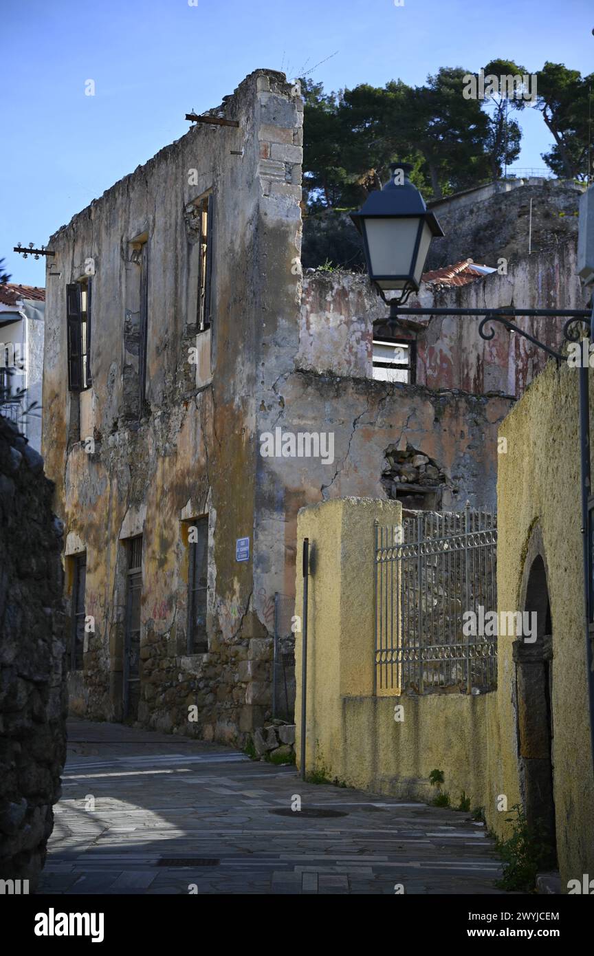Kalamata greece taverna hi-res stock photography and images - Alamy