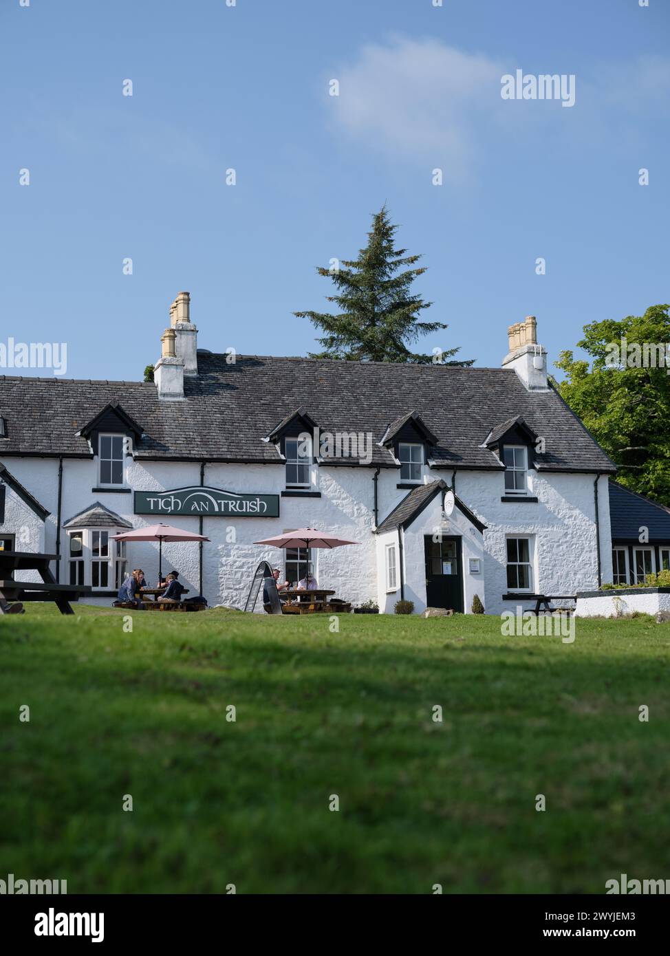 Tigh an truish pub hi-res stock photography and images - Alamy
