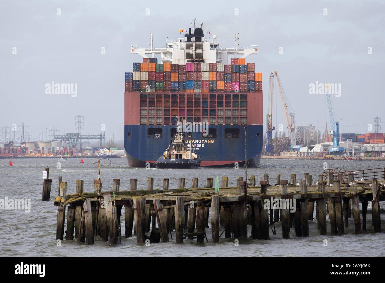 Cargo ship loaded containers hi-res stock photography and images - Alamy