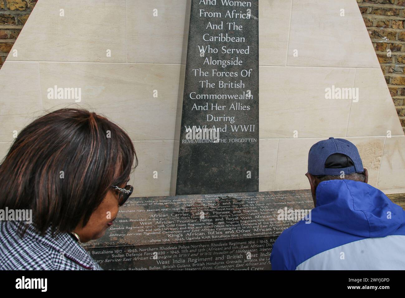 London, UK. 06th Apr, 2024. People light candles at the African and ...