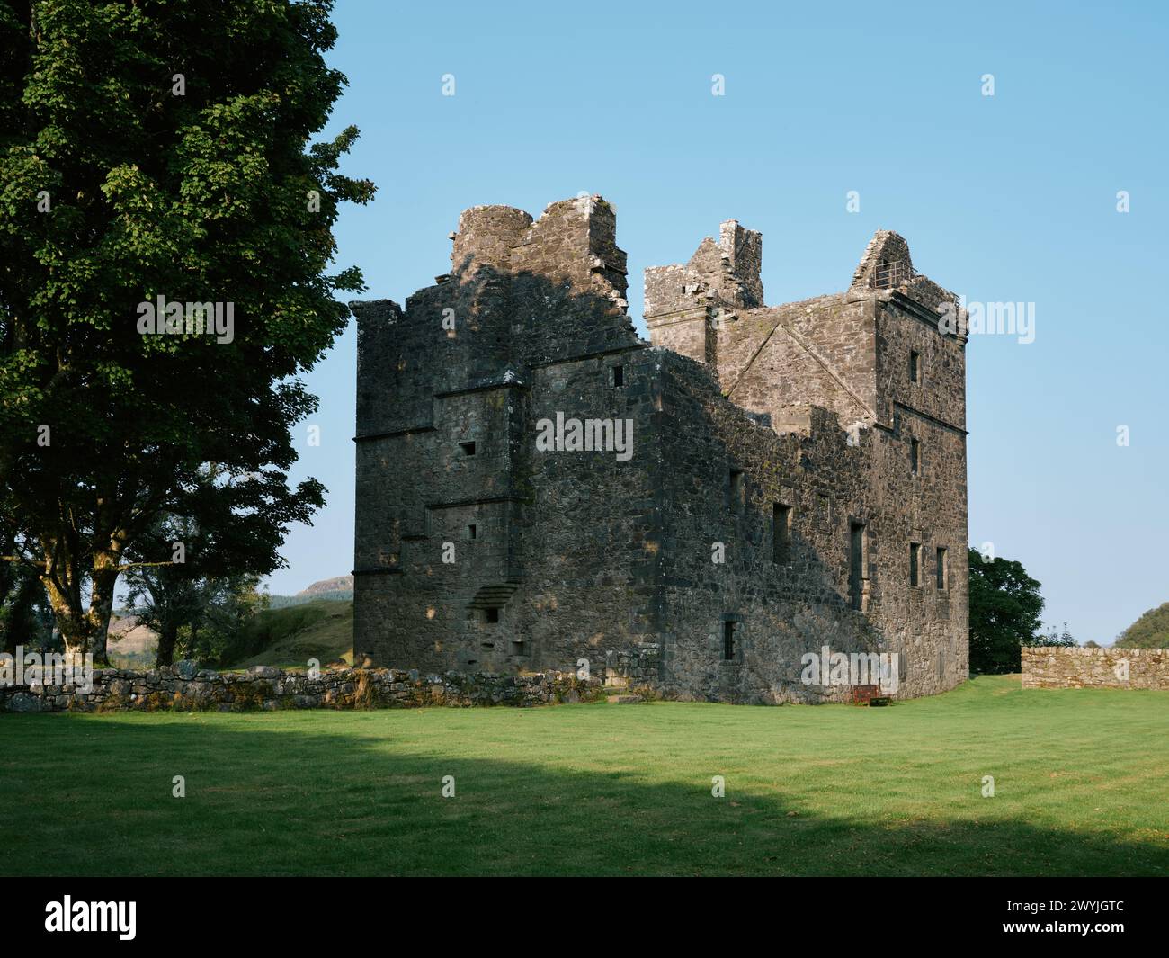 Carnasserie Castle a ruined 16th-century tower house in Kilmartin ...
