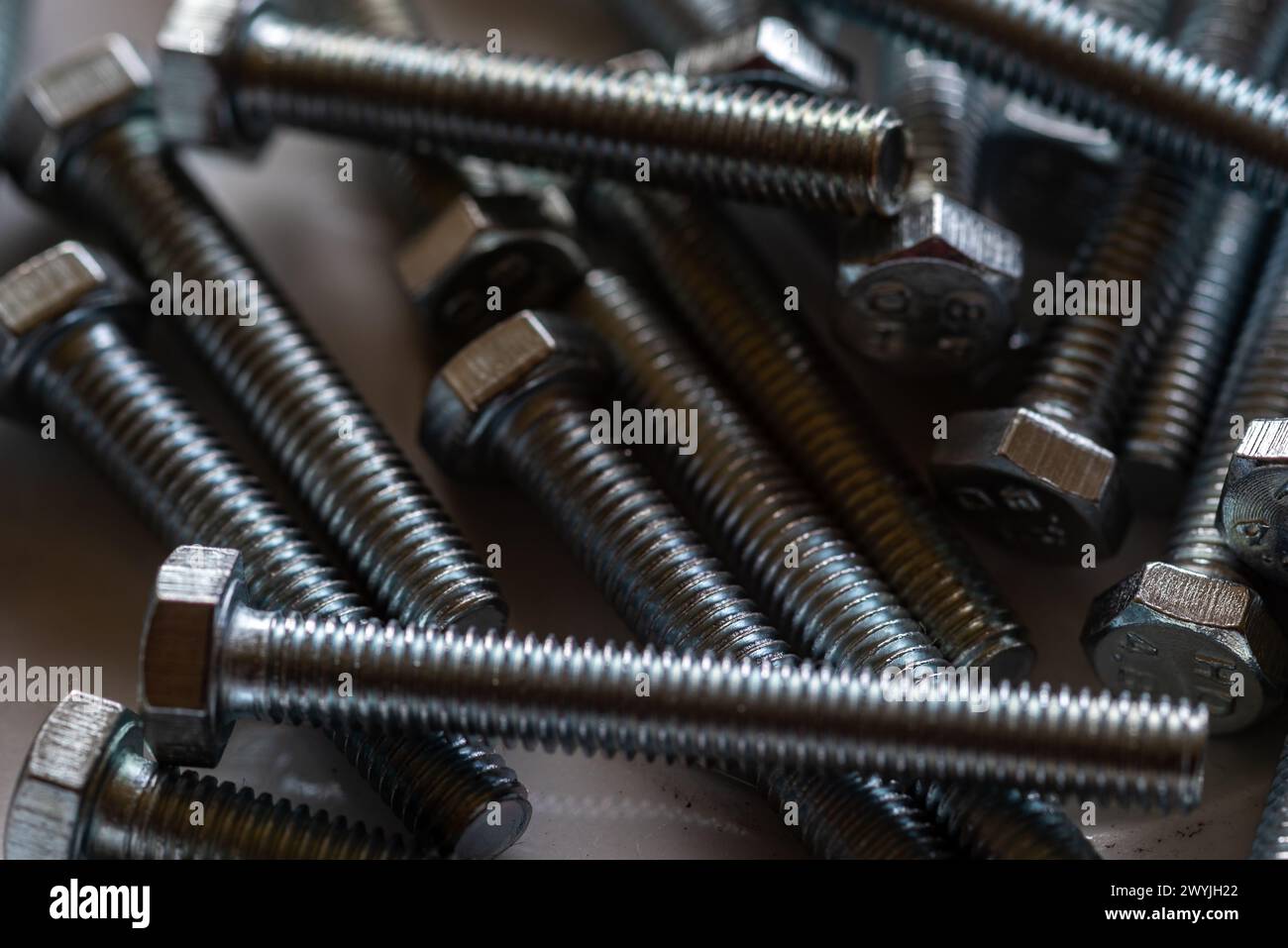 Silver screws hi-res stock photography and images - Alamy