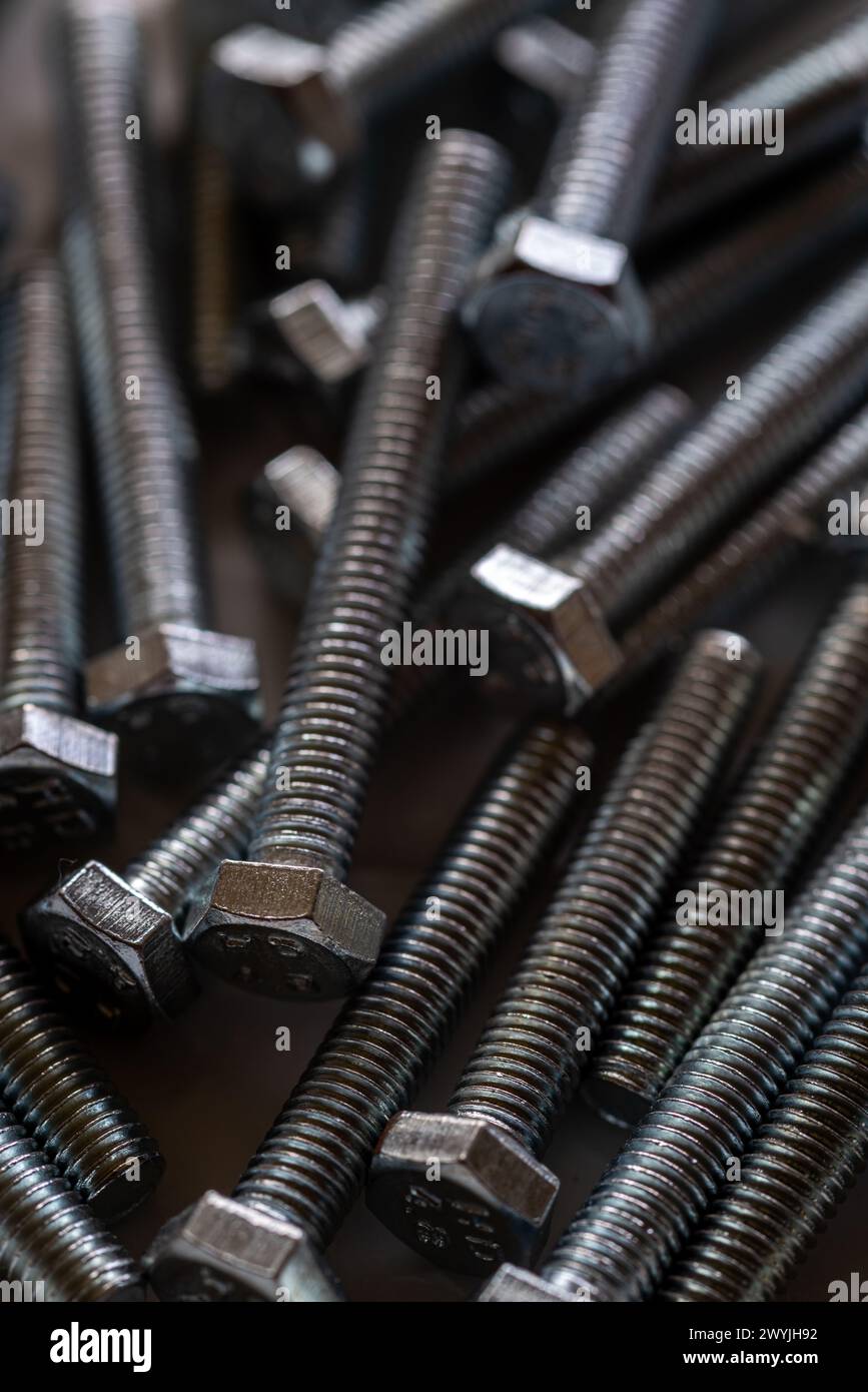 Silver screws hi-res stock photography and images - Alamy