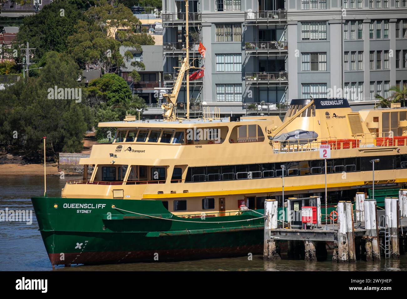 Queenscliff passenger ferry hi-res stock photography and images - Alamy