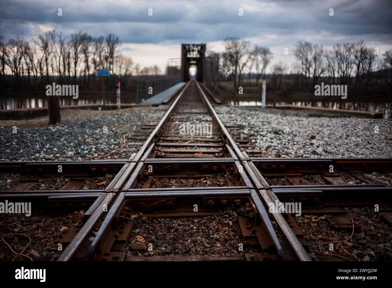 Road intersecting with railway hi-res stock photography and images - Alamy