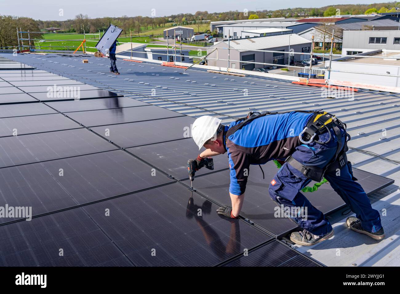 Dach installiert hi-res stock photography and images - Alamy