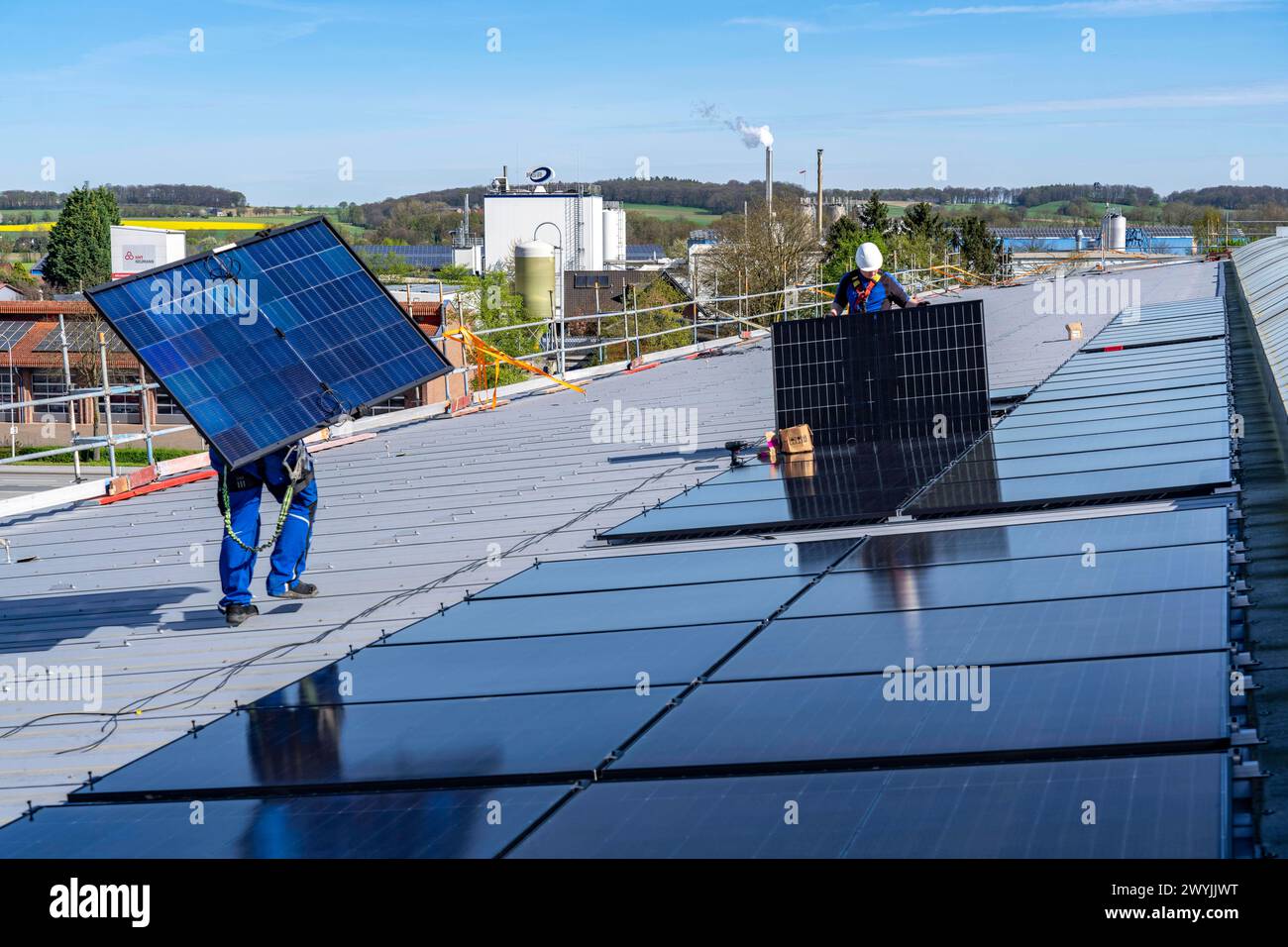 Dach installiert hi-res stock photography and images - Alamy