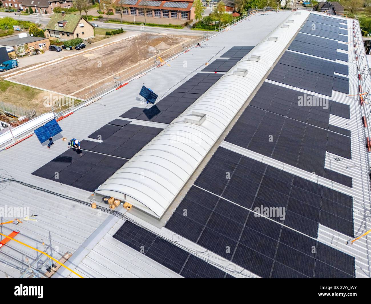 Dach installiert hi-res stock photography and images - Alamy