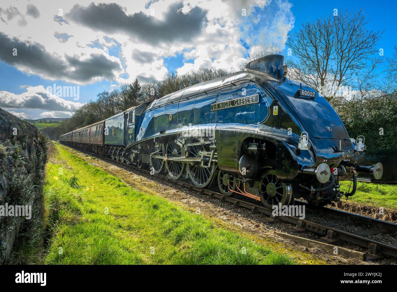 60007 Sir Nigel Gresley, LNER Class A4 4-6-2 "Pacific" steam locomotive seen on the East ...