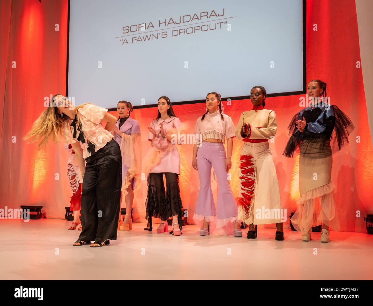 Hannover Fashion Show 2024 Die Kollektion A FAWNÂ S DROPOUT der ...