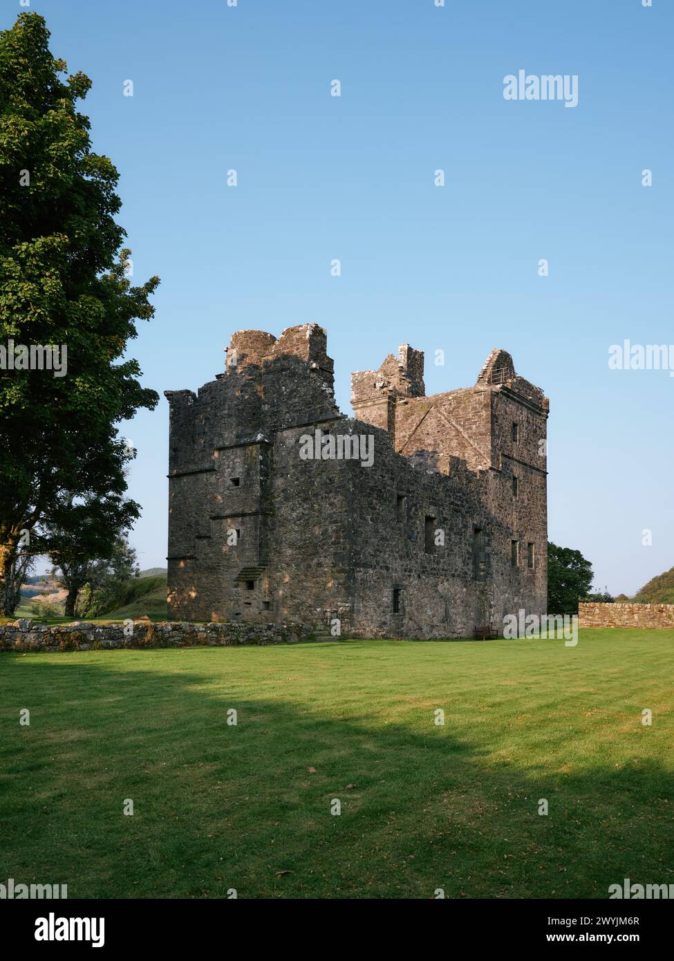 Carnasserie Castle a ruined 16th-century tower house in Kilmartin ...