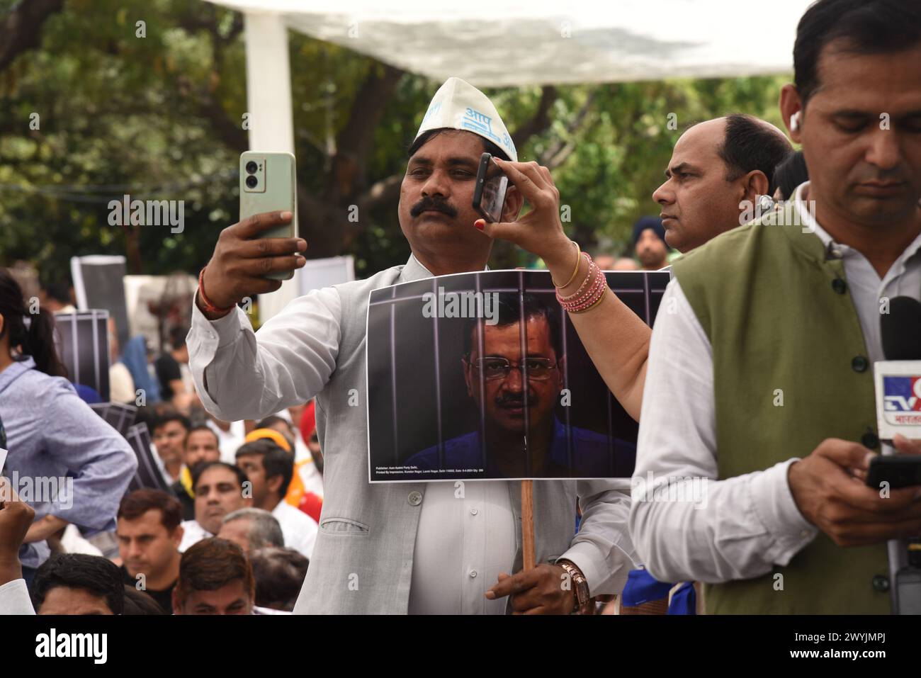 New Delhi, India. 7th Apr, 2024. Aam Aadmi Party (AAP) leaders and ...
