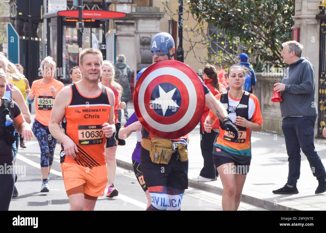 London landmarks half marathon 2024 hi-res stock photography and images ...