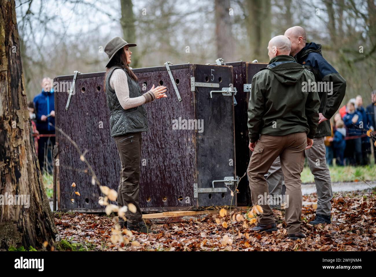 Queen Mary and Environment Minister Magnus Heunicke (S) together with ...