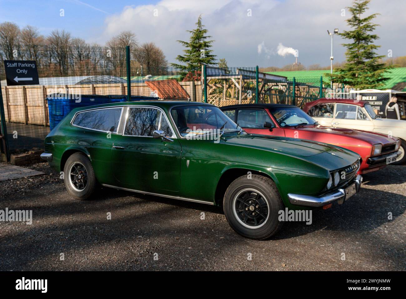 Reliant scimitar car hi-res stock photography and images - Alamy