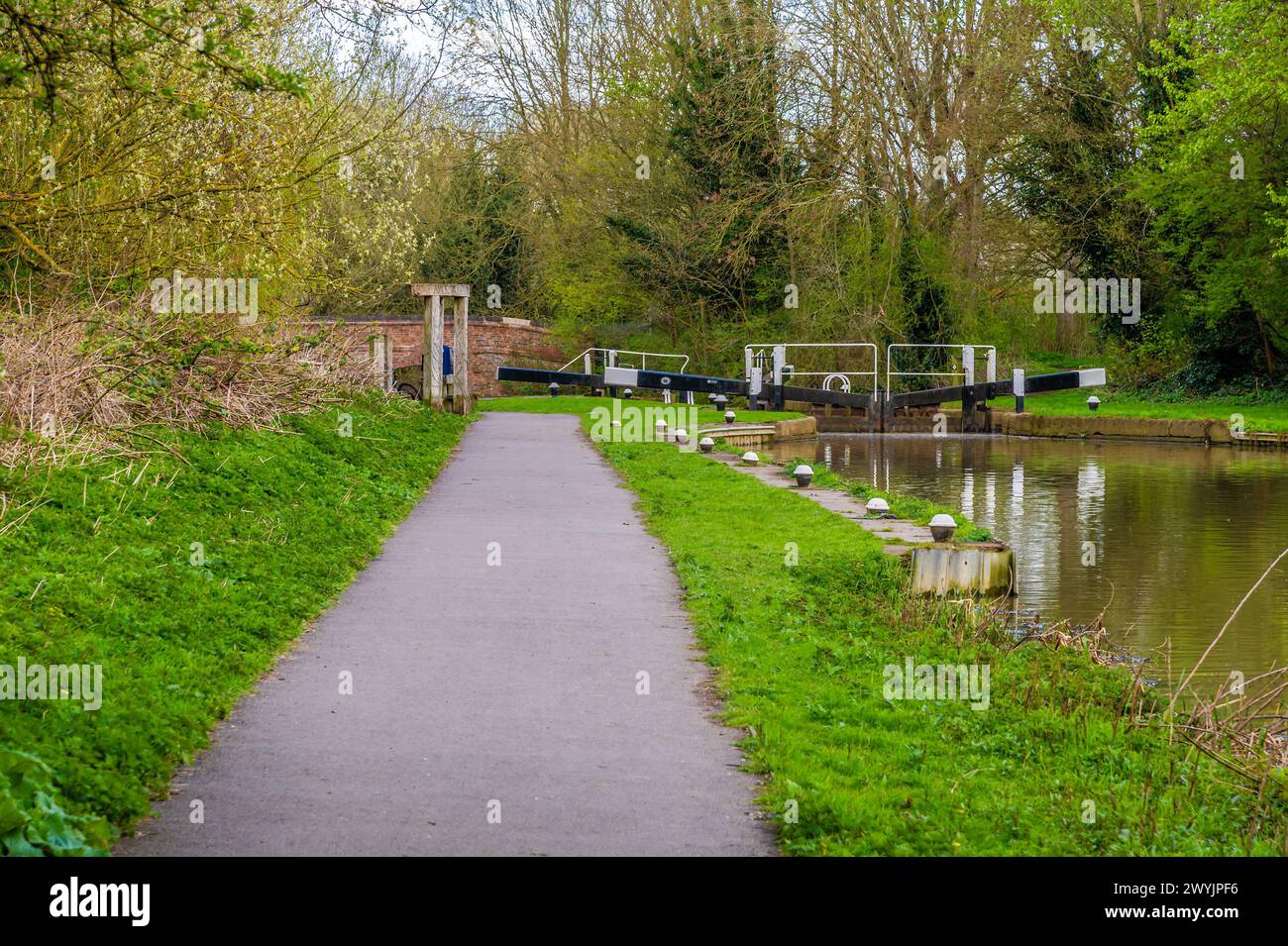 A view down the canal path towards the Aylestone Mill lock on the Grand ...