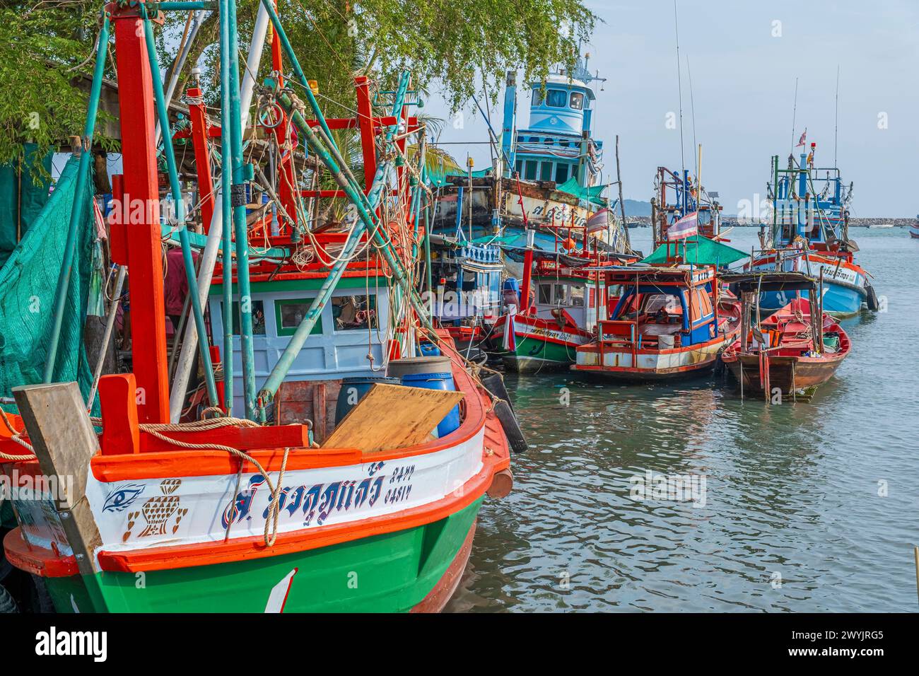 Rayong province gulf of thailand hi-res stock photography and images ...