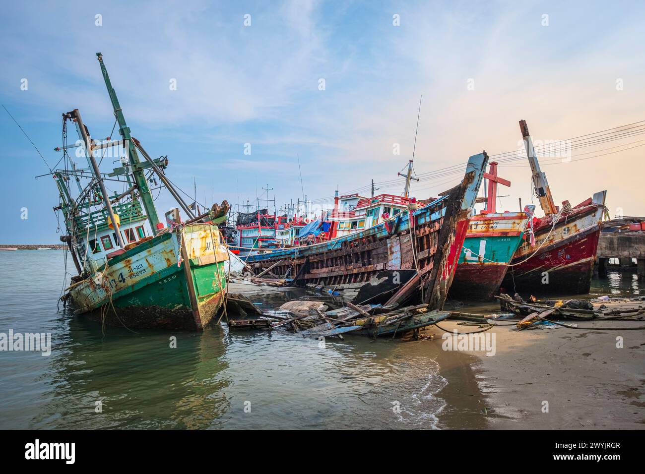 Rayong province gulf of thailand hi-res stock photography and images ...