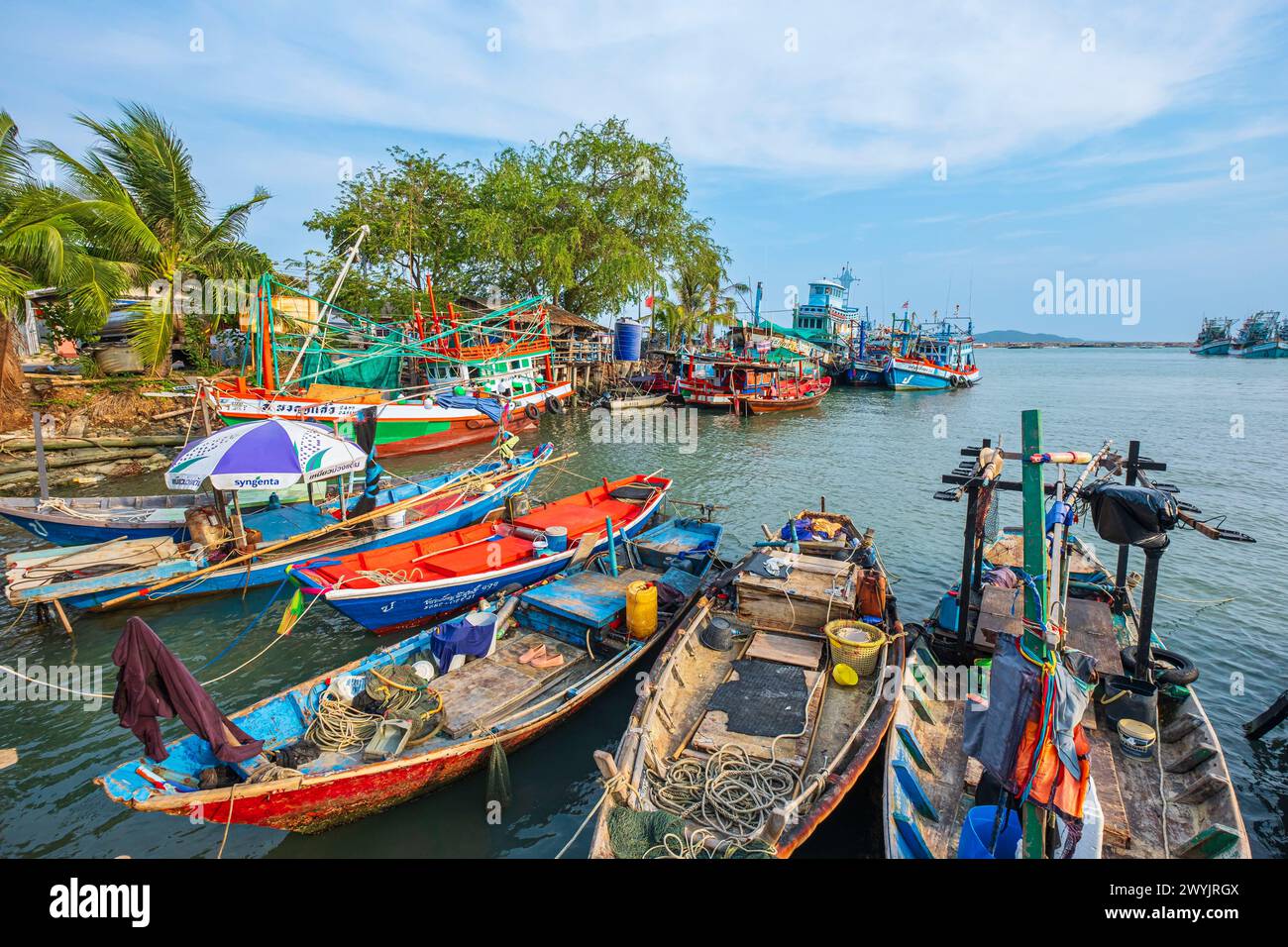 Rayong province gulf of thailand hi-res stock photography and images ...