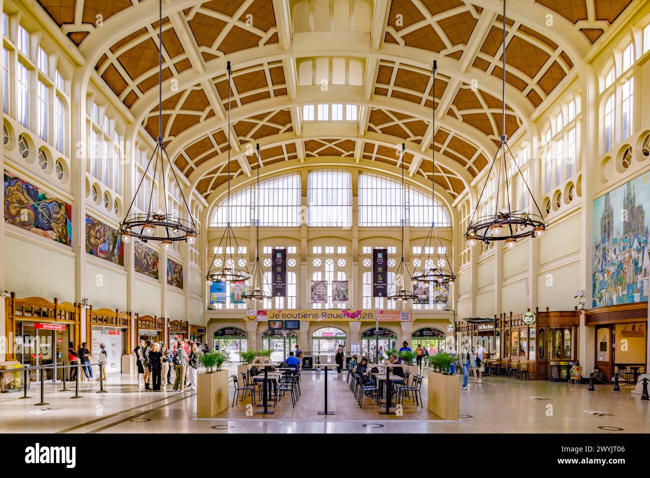 Rouen station hi-res stock photography and images - Alamy